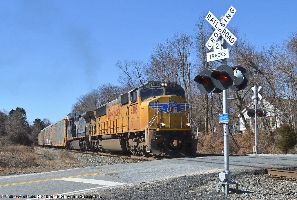 UP 4308 with CSX train Q216